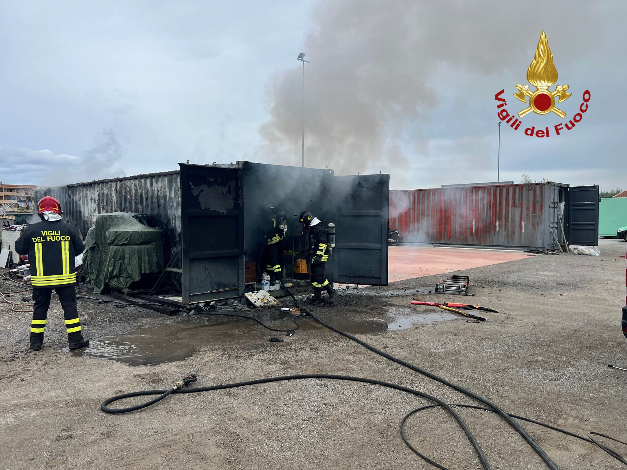 Milazzo, in fiamme container a Ciantro. Incendio in casa a Scaletta ...